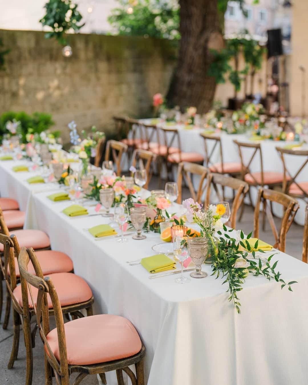 Dreamy Outdoor Colvin House Wedding: Elegance Meets Nature