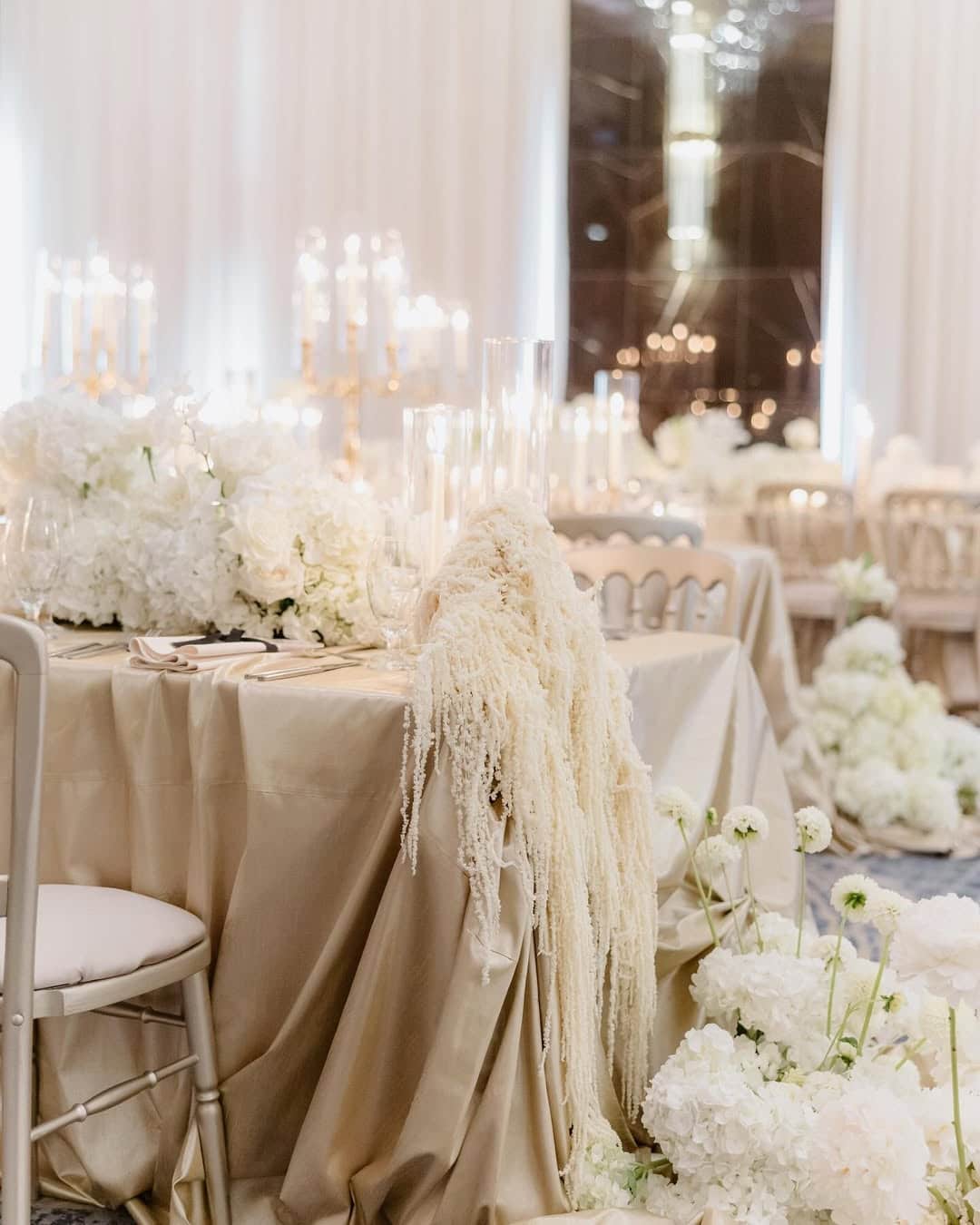 A Chic All-White Wedding at The LaSalle Chicago - Tablescapes